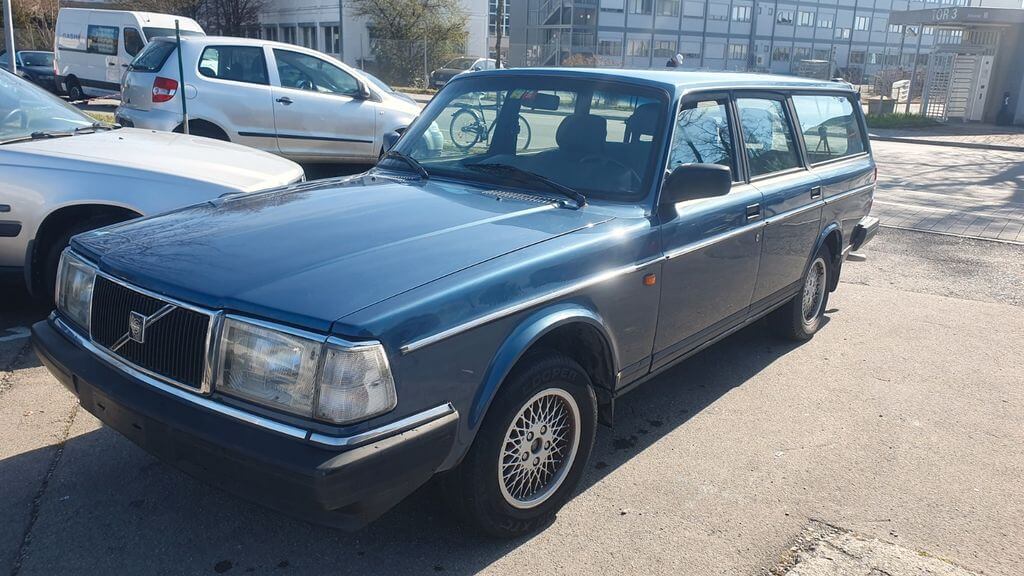 Volvo 240. Tail Lights VOLVO 240 1982-90 Side Molding Trim Clip ...